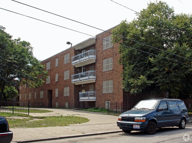 Cedar Estates - Cleveland, OH | Apartment Finder
