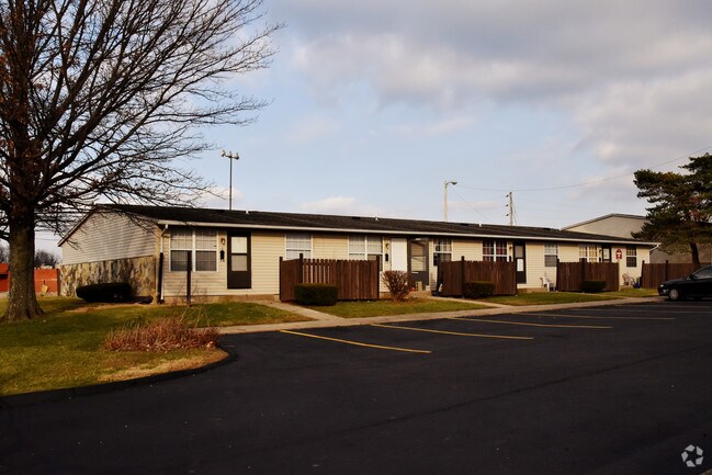Springwood Apartments - Springfield, OH | Apartment Finder