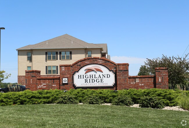 Highland Ridge Apartments - Manhattan, KS | Apartment Finder