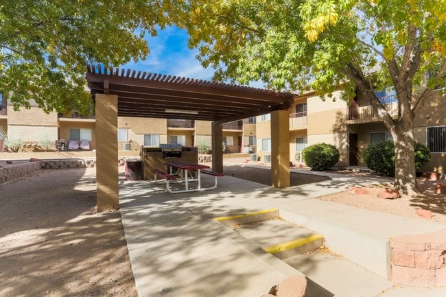 Courtside Apartments - Cottonwood, AZ | Apartment Finder