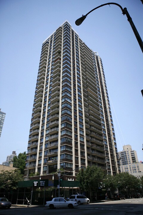 Adam's Tower - New York, NY | Apartment Finder